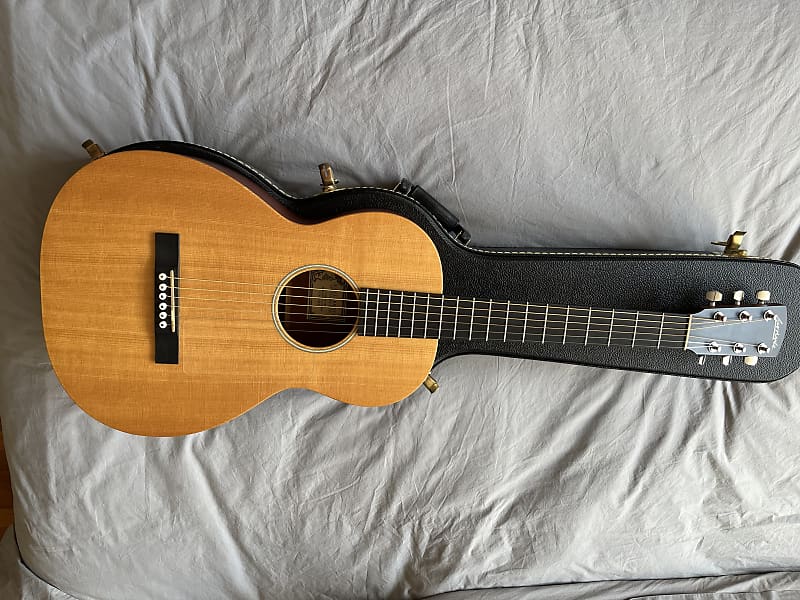 Larrivee P-01 Parlor Guitar with hard case | Reverb