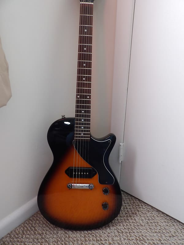 Gretsch Junior Jet Solid body Electromatic in Sunburst w/gig | Reverb