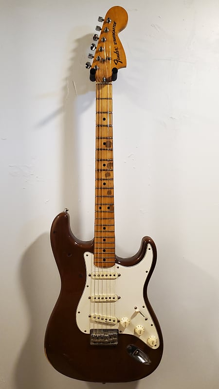 Fender Stratocaster 1977-89 Walnut | Reverb