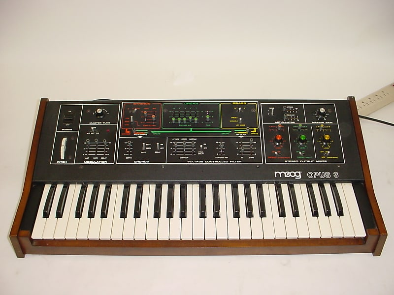 Vintage MOOG Opus-3 Keyboard Synthesizer AS IS - Brass Voice | Reverb