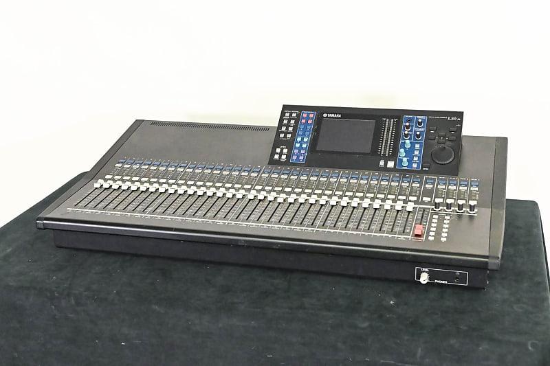 Yamaha LS9-32 32-Input Digital Mixing Console CG01SF2 | Reverb