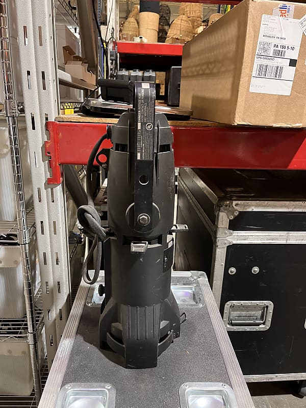 ETC Source Four Jr. Leko 575W Lamp Built in 50 Degree Lens | Reverb