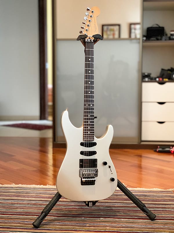 Fender Showmaster Highway 1 with floyd rose 2003 chrome | Reverb UK