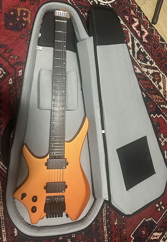 Left handed HILS Next HN3L Headless guitar | Reverb Canada
