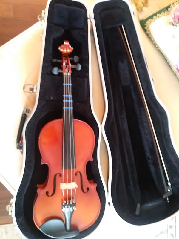 Viola 15" Scherl and Roth R401E15H | Reverb
