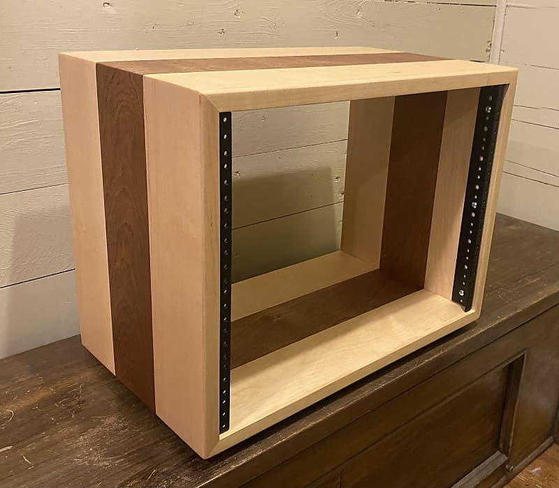 8u Studio Rack - Maple/Sapele | Reverb