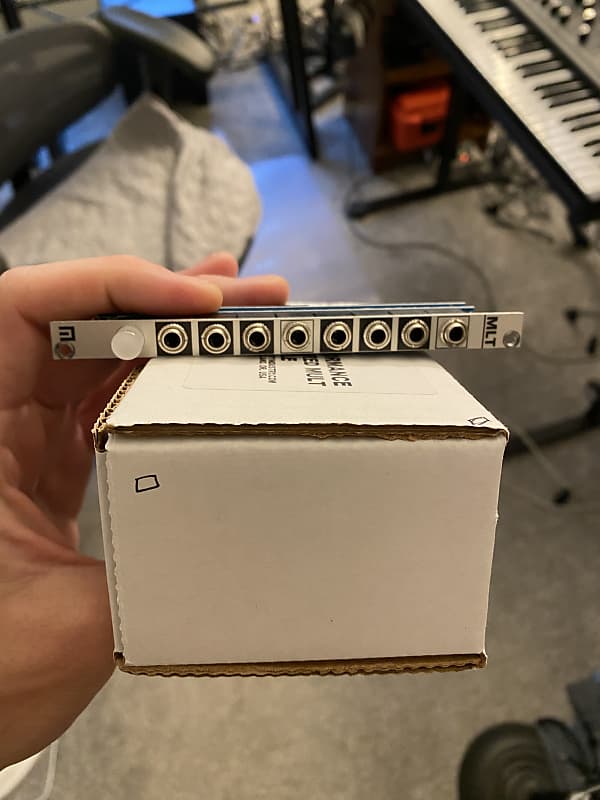 Malekko Performance Buffered Mult | Reverb