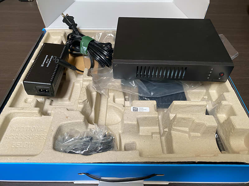 Sennheiser AC 41 Active Antenna Combiner with DC Power | Reverb