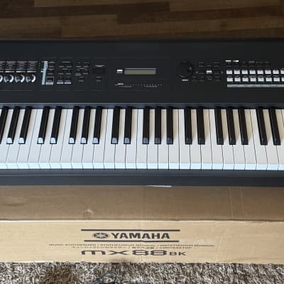Yamaha S08 Synthesizer | Reverb