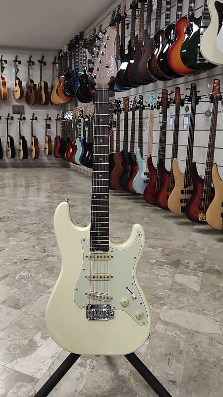 Schecter R66 saint louis White | Reverb