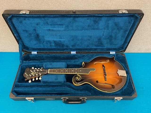 Saga Kentucky Mandolin F-Style KM 650 w/ Hard Case - Ready To | Reverb