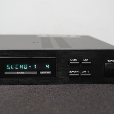Roland RE-3 Space Echo / Digital Echo 1U Rack Mount Effects | Reverb