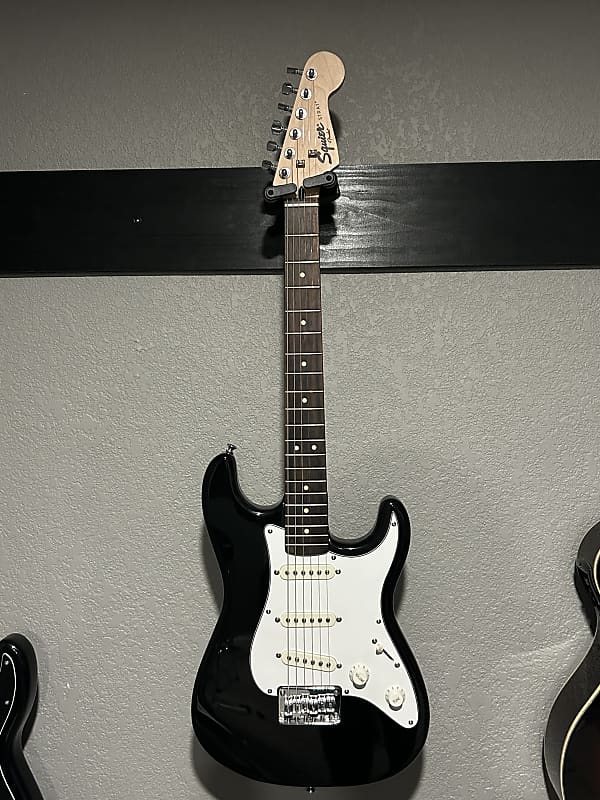 Squier Mini Stratocaster V2 | Reverb