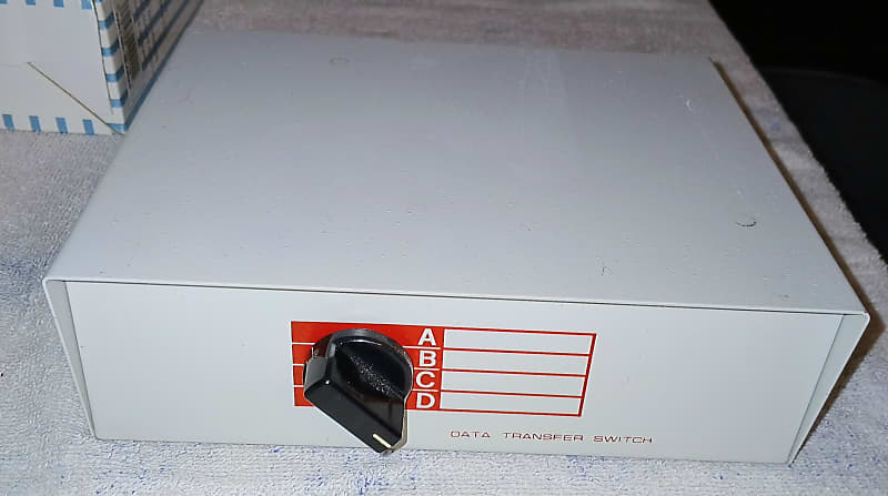Manual Data Transfer Switch box 1 input 4 output MIDI or VGA | Reverb