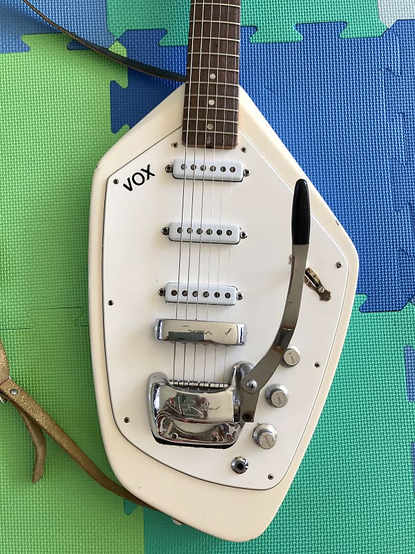 Vox Phantom VI 1965 White Made in England | Reverb