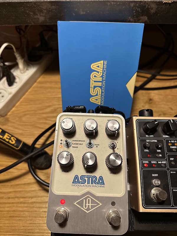 UAFX (Universal Audio) Astra 2022 - metal | Reverb