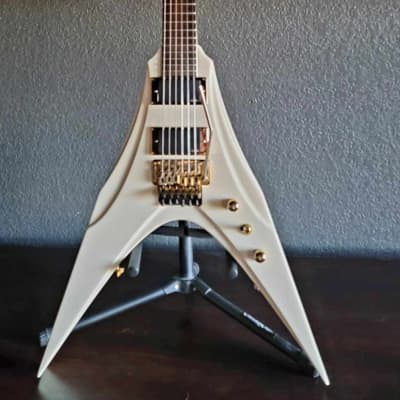 DBZ Venom Flying V Pearl White 2008 - Pearl White | Reverb