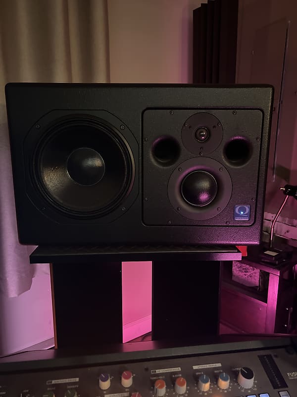 Quested V3110 | Reverb