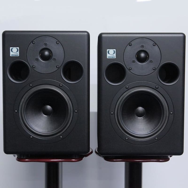Quested S7 - Active 2-way near-field monitor. 70w/120w RMS - | Reverb