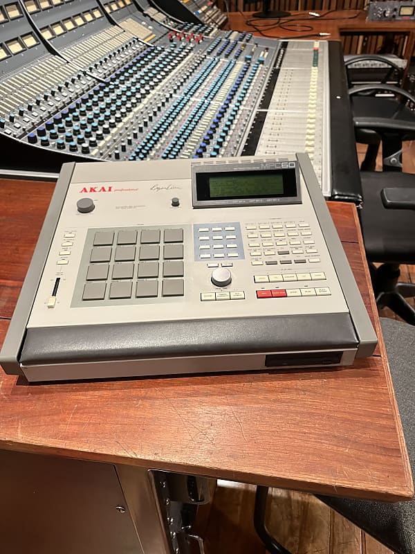 Akai MPC60 1988 - Gris | Reverb