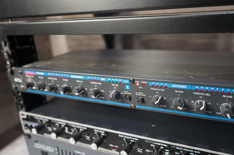 Symetrix 425 Compressor Limiter Expander | Reverb