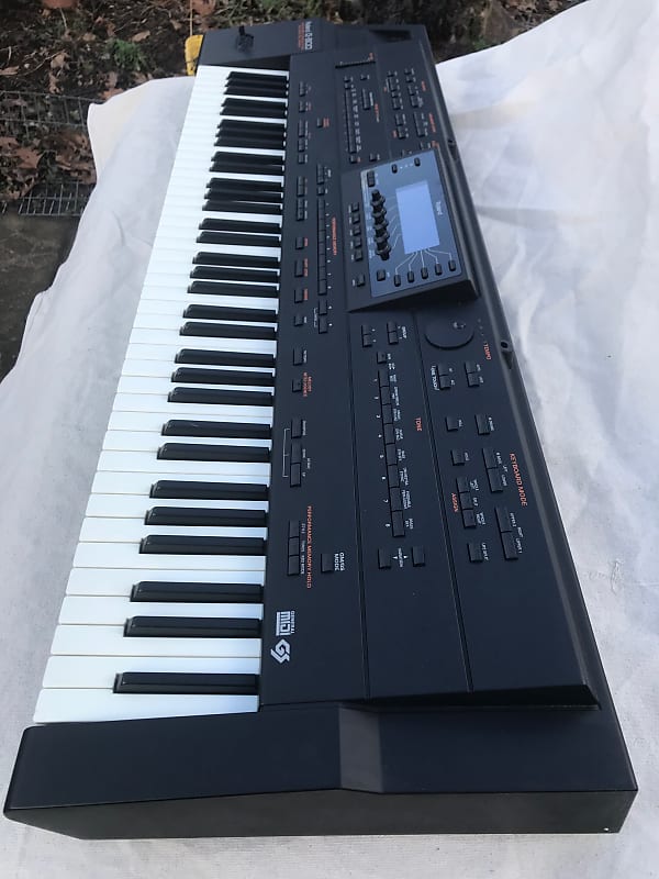 Roland G-800 Arranger Workstation 64-Voice Polyphony | Reverb