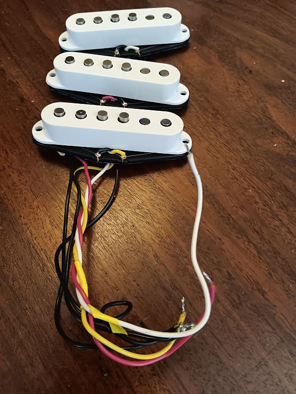 FREE SHIPPING *** Fender single coil Pickup set red white | Reverb