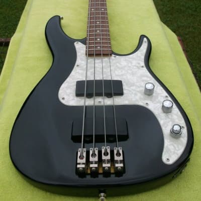Peavey USA Axcelerator 2-T Electric Bass (2tek bridge) | Reverb