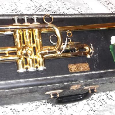 Getzen "Capri" Herald Trumpet with Case and Banner | Reverb