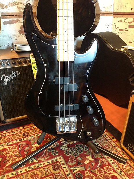 Vintage Guild Pilot Bass 1984 Black | Reverb