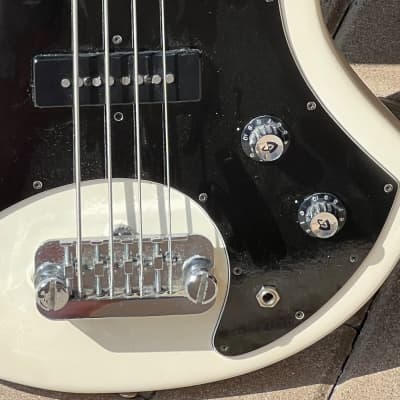 Guild B-301 Bass 1981 very rare late model in a factory | Reverb UK