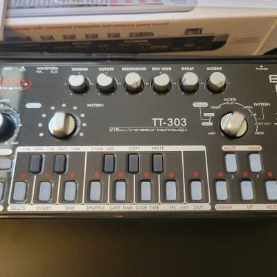 Mam MB33 - 303 bass synth - 90s - 1u | Reverb