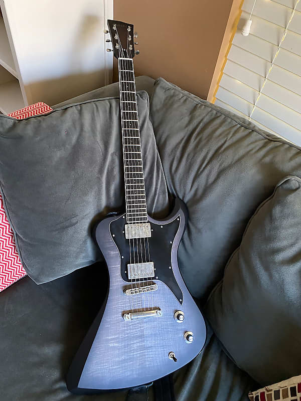 Dunable R2 Black burst | Reverb