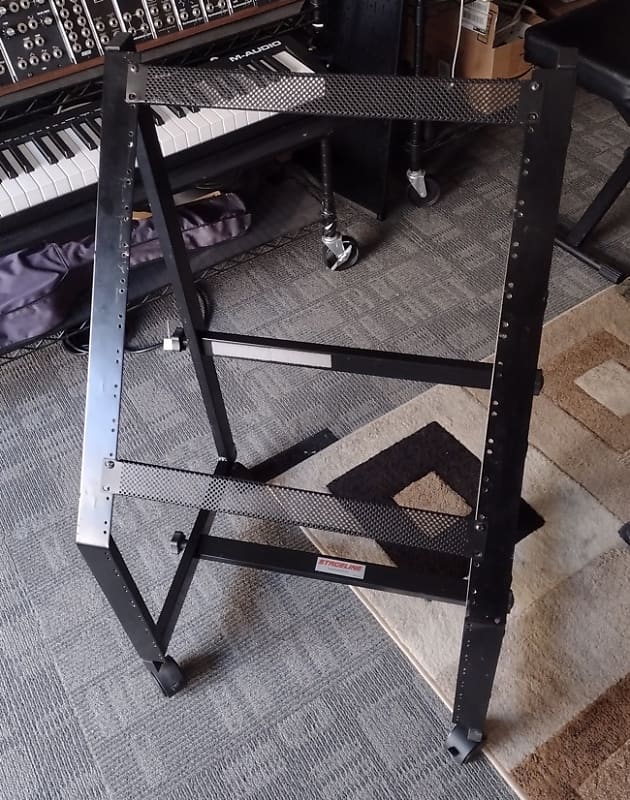 Stageline SR-13 20-Space rack on casters. | Reverb