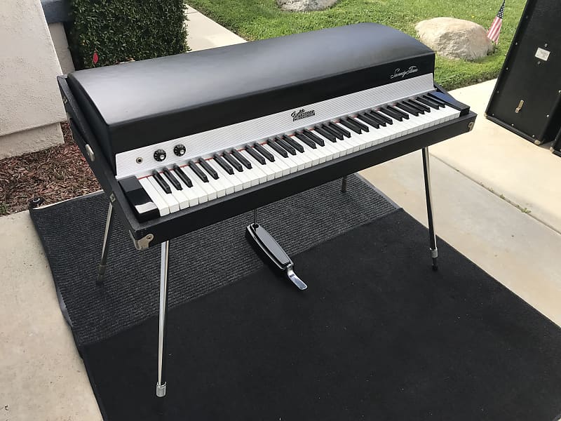 Fender Rhodes 1972 | Reverb