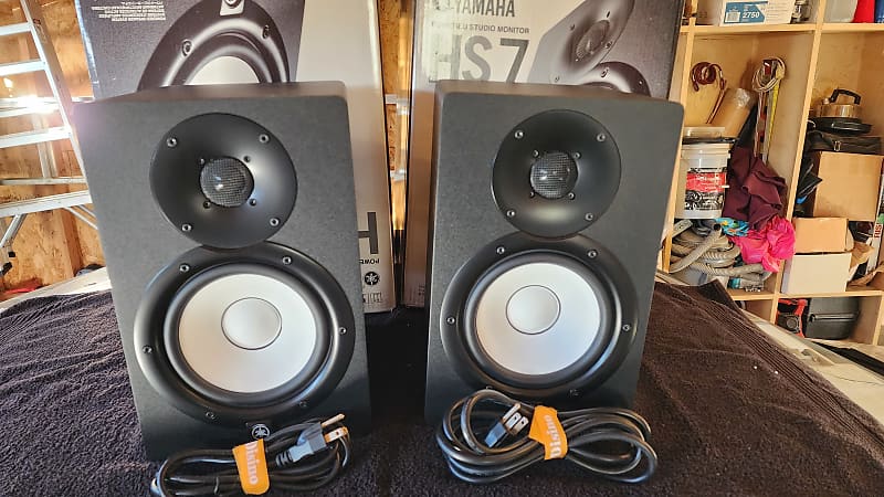 Yamaha HS7 7" Powered Studio Monitor Pair | Reverb