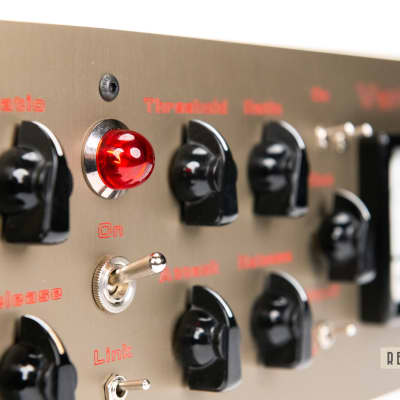 KNIF Audio Vari Mu Dual Mono Compressor | Reverb