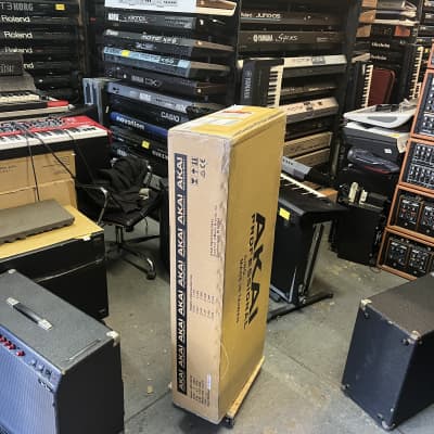 Akai MPC 4000 | Reverb