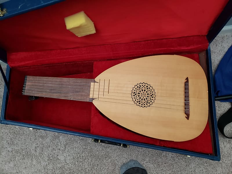 8 Course Lute With Hard Case | Reverb