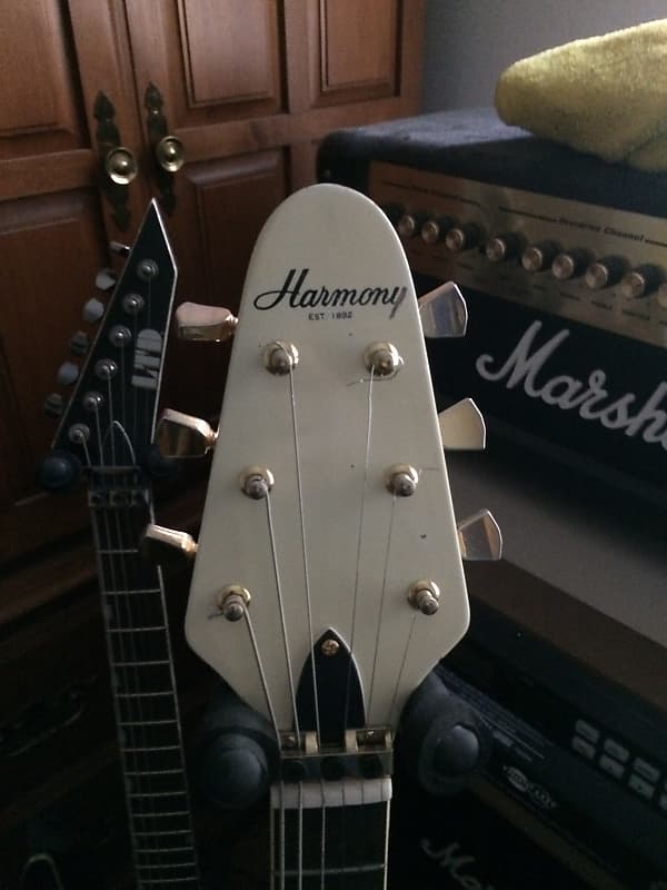 Harmony "Flying V Style" H-666 1981 White/Gold | Reverb