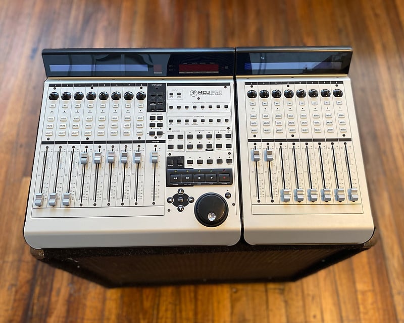 Mackie MCU Pro w/ XT Pro Bundle | Reverb Australia