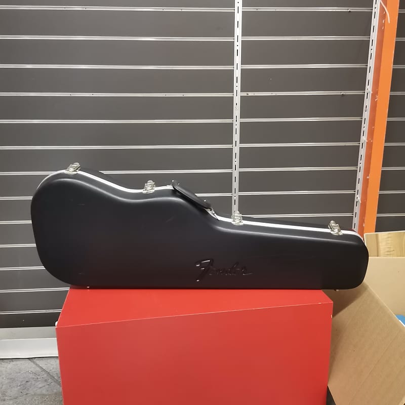 Fender Deluxe Molded Case for Strat/Tele (SKB) Black | Reverb