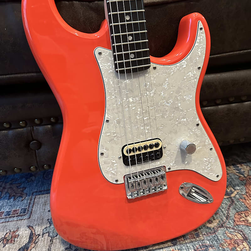 Tom Delonge style Stratocaster custom build | Reverb