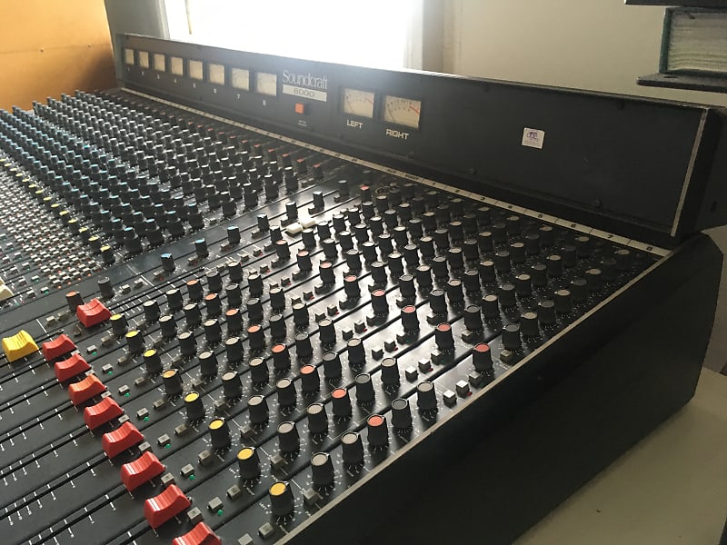 Soundcraft 8000 24-8-2 Mixing console | Reverb UK