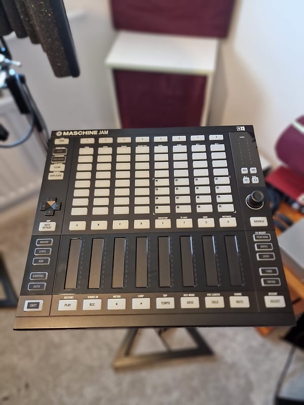 Native Instruments MASCHINE JAM Production & Sequencing | Reverb UK