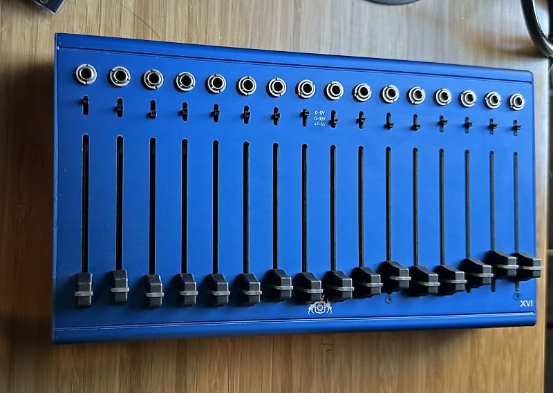 Michigan Synth Works XVI Desktop Blue | Reverb
