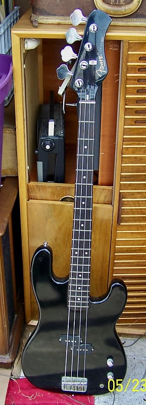 Hondo Fame Series 8200 Electric Bass Guitar 1985 | Reverb