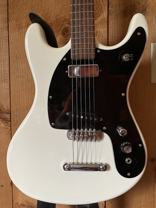 Mosrite Ventures II (Johnny Ramone Signature) White | Reverb