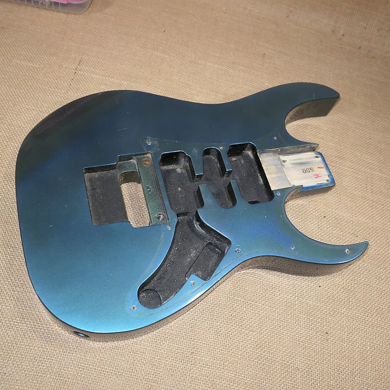 Body Blue Metallic, Genuine 1989 Ibanez RG550 Basswood | Reverb