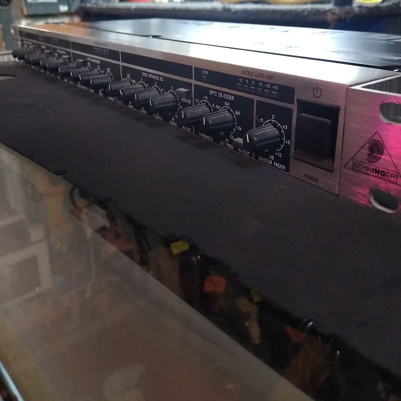 Behringer VX2000 Ultra Voice Pro | Reverb